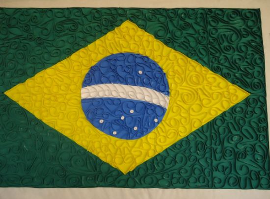 Como Fazer Bandeira do Brasil com Material Reciclável