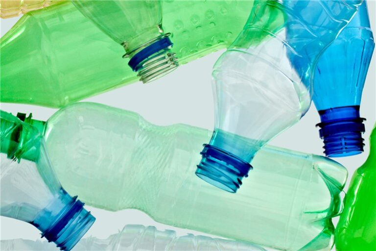 O que fazer com garrafa PET? Ideias criativas e sustentáveis!